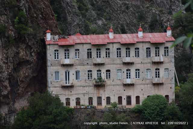 photo studio HELEN: ΠΡΟΣΚΥΝΗΜΑ ΣΤΗ ΜΟΝΑΔΙΚΗ ΙΕΡΑ ΜΟΝΗ ΠΡΟΥΣΟΥ ΣΤΟ ΚΑΡΠΕΝΗΣΙ