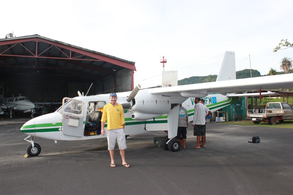 Cocktails out of Coconuts: Mokil Trip
