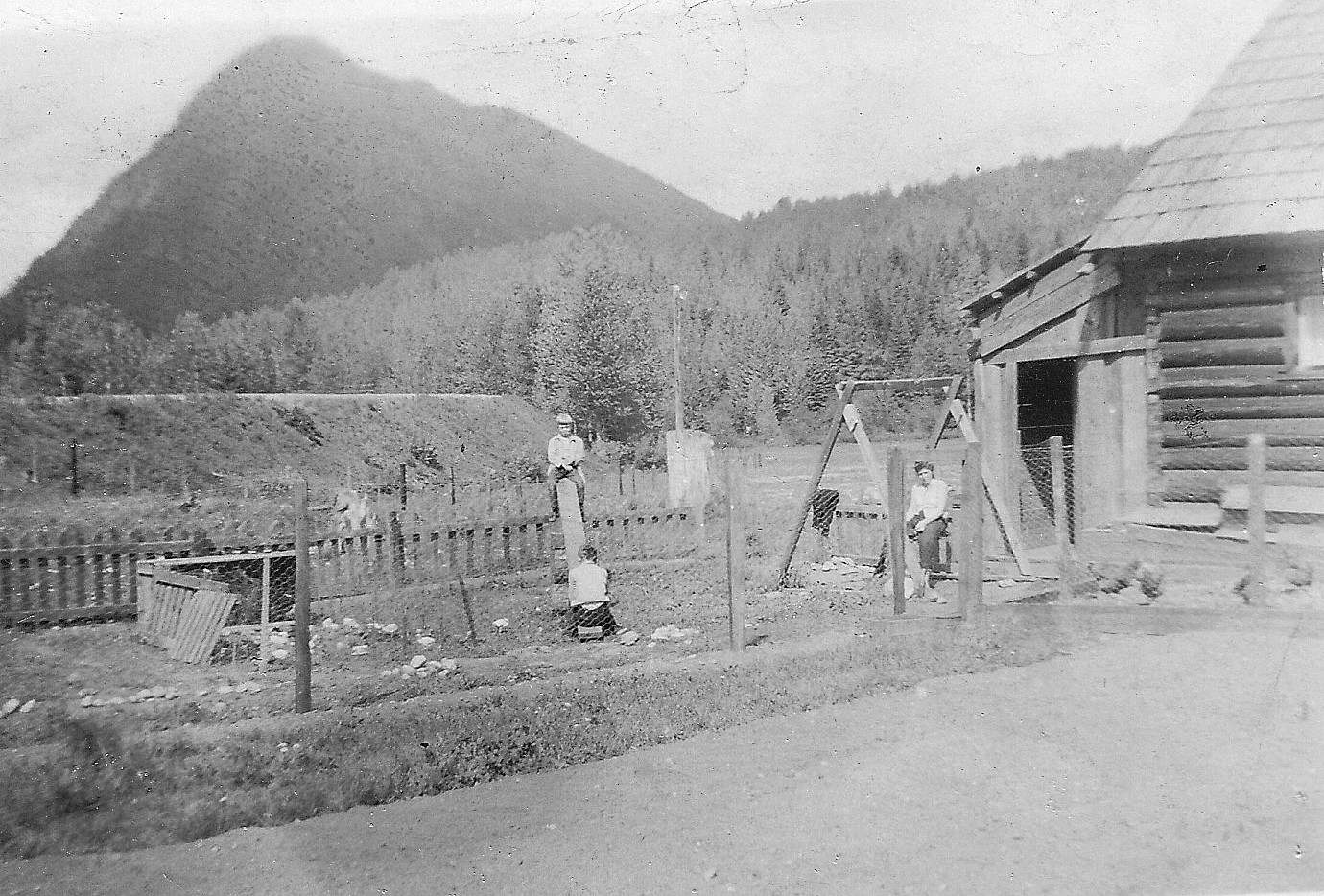 Albert Canyon, British Columbia, Canada...Ghost Town... Relived by the ...