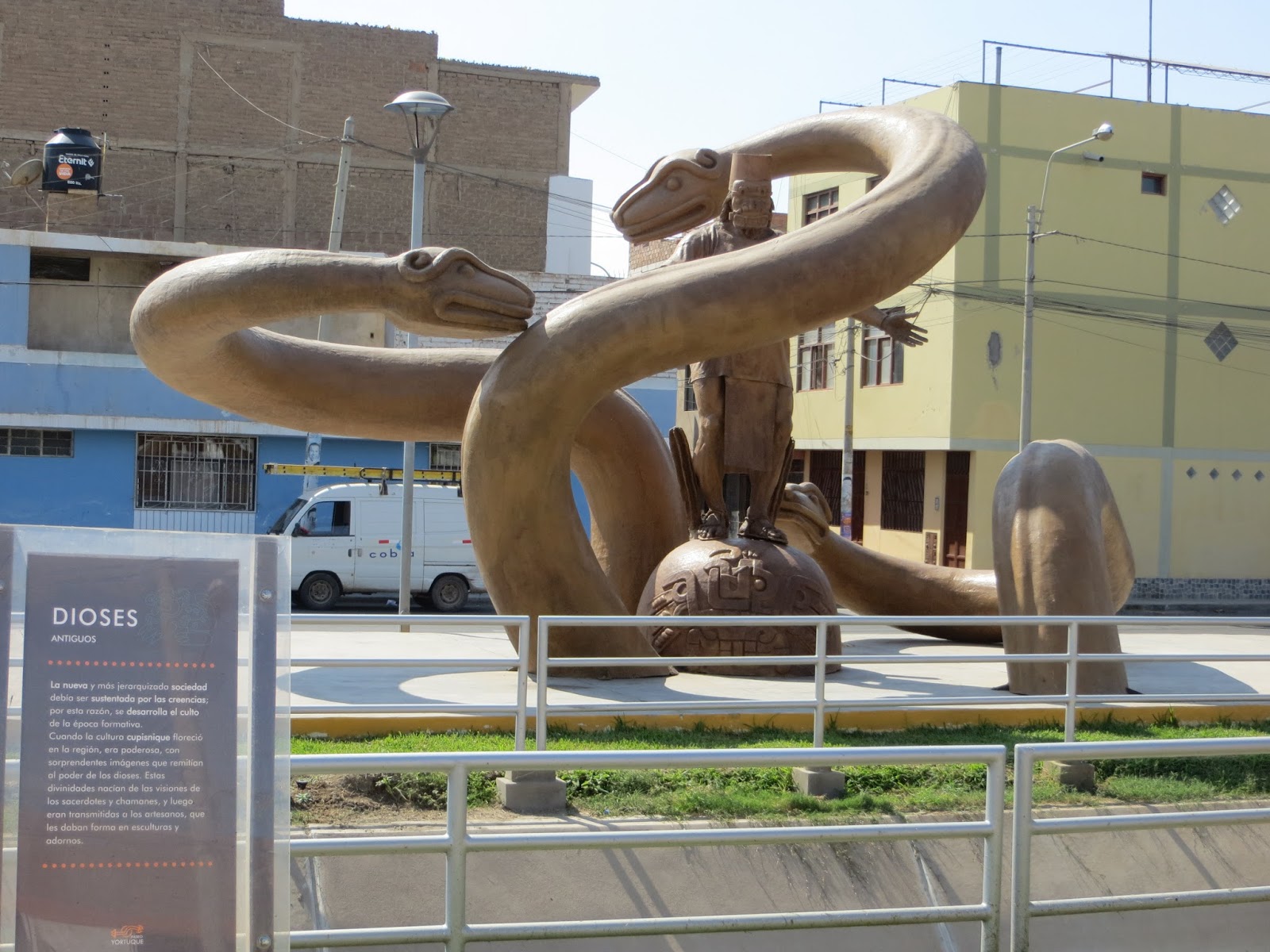 Fotos e Imágenes del Perú: Paseo Yortuque