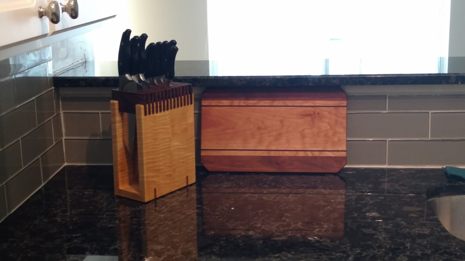 Justin's Wood Works: DIY Walnut and Curly Maple Knife Block