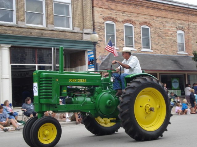 NANA DIANA TAKES A BREAK: Pink Tractor Float