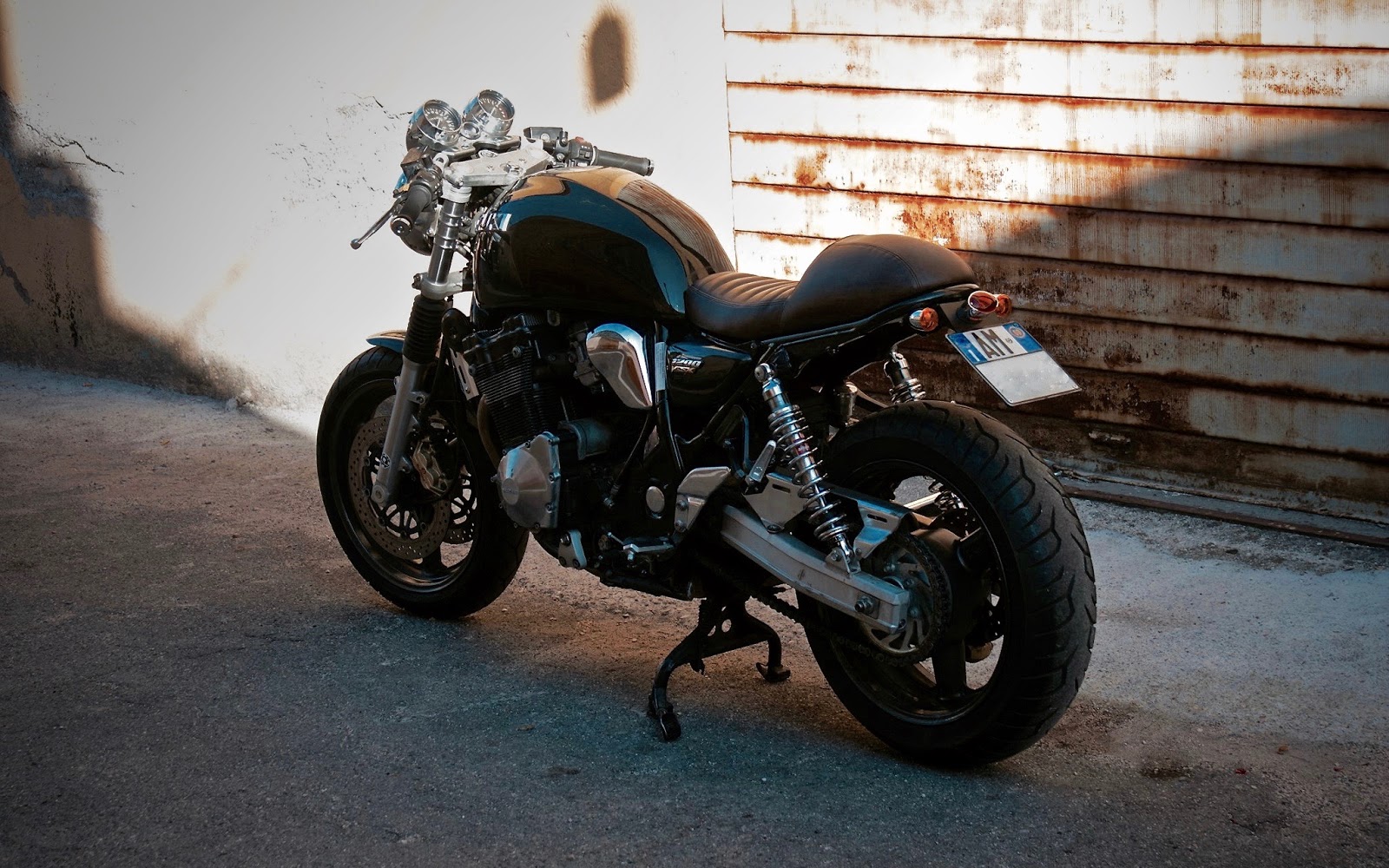 Inazuma Gloss Inazuma Matt - Inazuma café racer