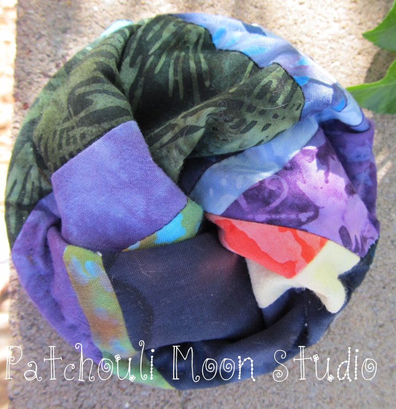 Patchouli Moon Studio: Another Collapsible Thread Catcher