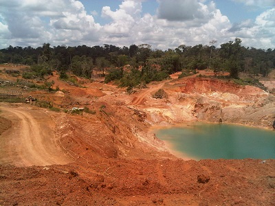 Goudwinning in Suriname: Illegale goudzoekers actief in Surgold ...