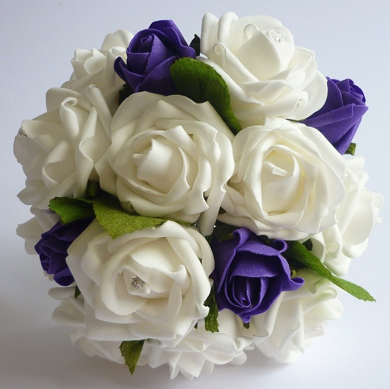 SHE FASHION CLUB: Purple And White Rose Bouquet