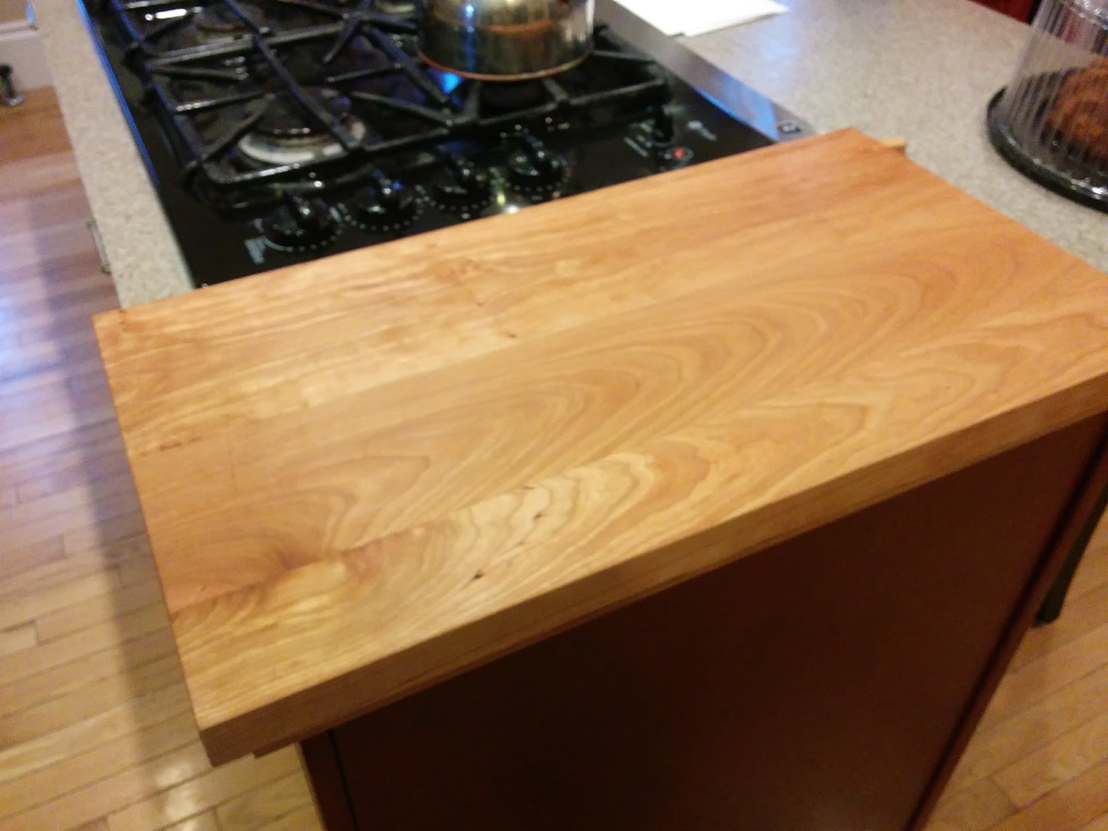 Scott's Amateur WoodShop: Corner cutting board