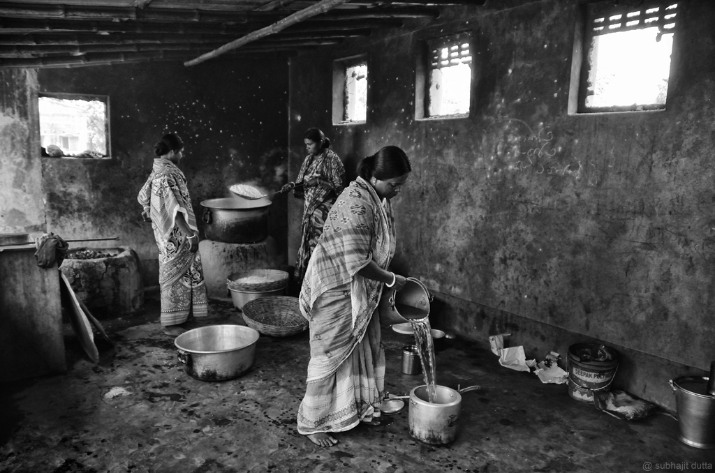 kotha to bolar jonyei (কথা তো বলার জন্যেই): Midday Meal -- Subhajit