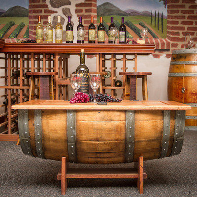 Homme à tout faire: Ébénisterie - Table à café avec baril de vin