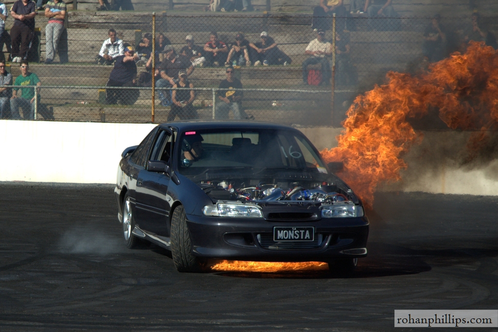 Cars, Cameras & Chronic Illness: Burnout Photo of the Day: Holden VS ...