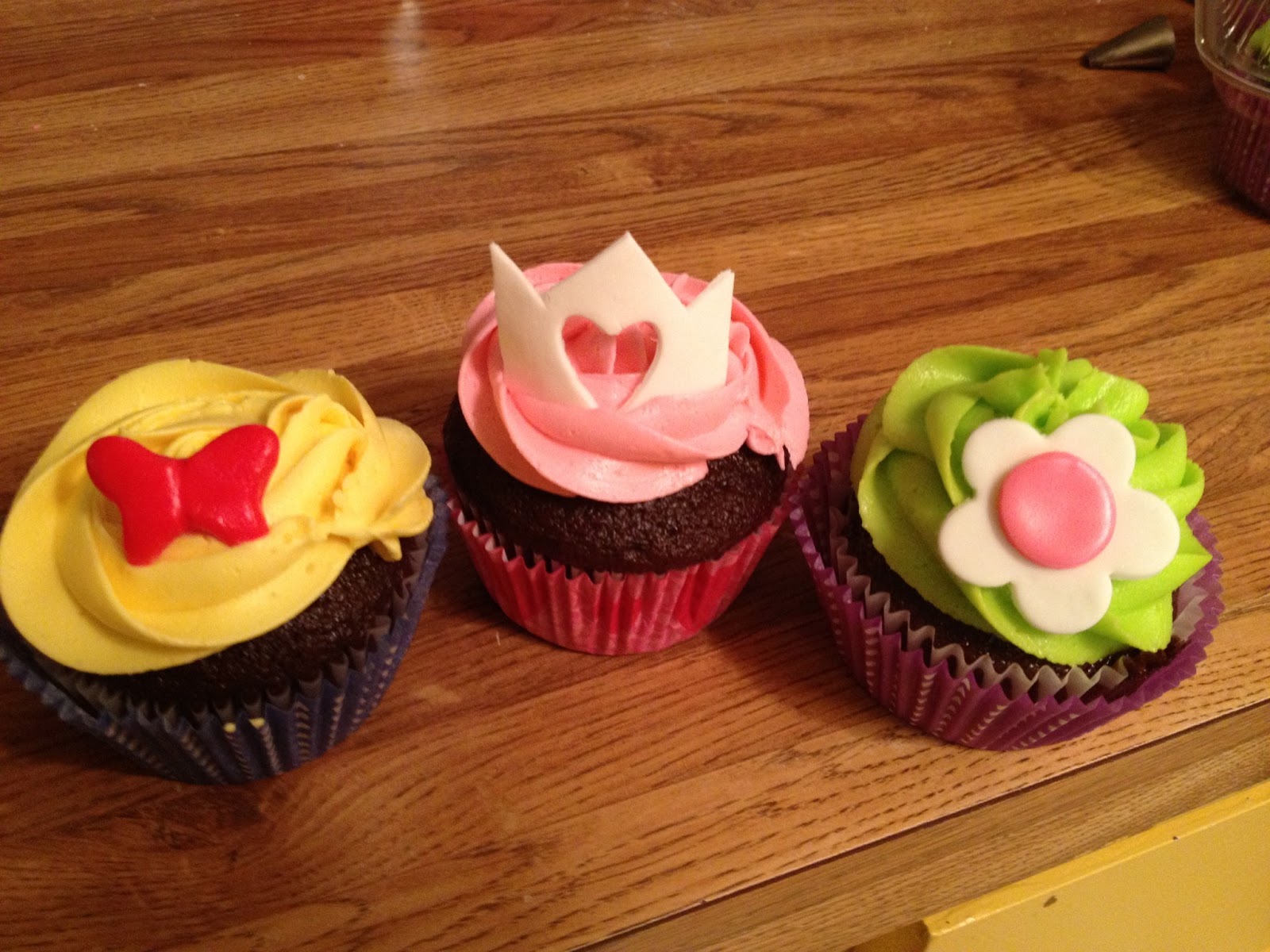 the cake box girls: Disney princess cupcakes