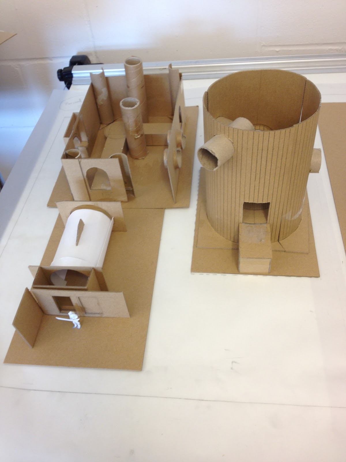 Daniel Gubba - Set and Props.: Design for Film - Batman: The Riddler's Lair