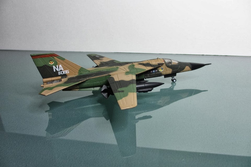 1/144 airbattle: 1/144 General Dynamics F-111 Aardvark - by Amercom