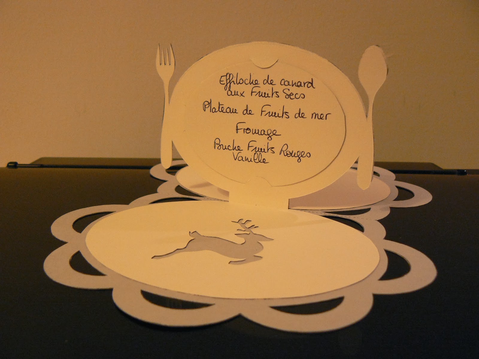 Chantal's CrazyCards: Un Menu en kirigami