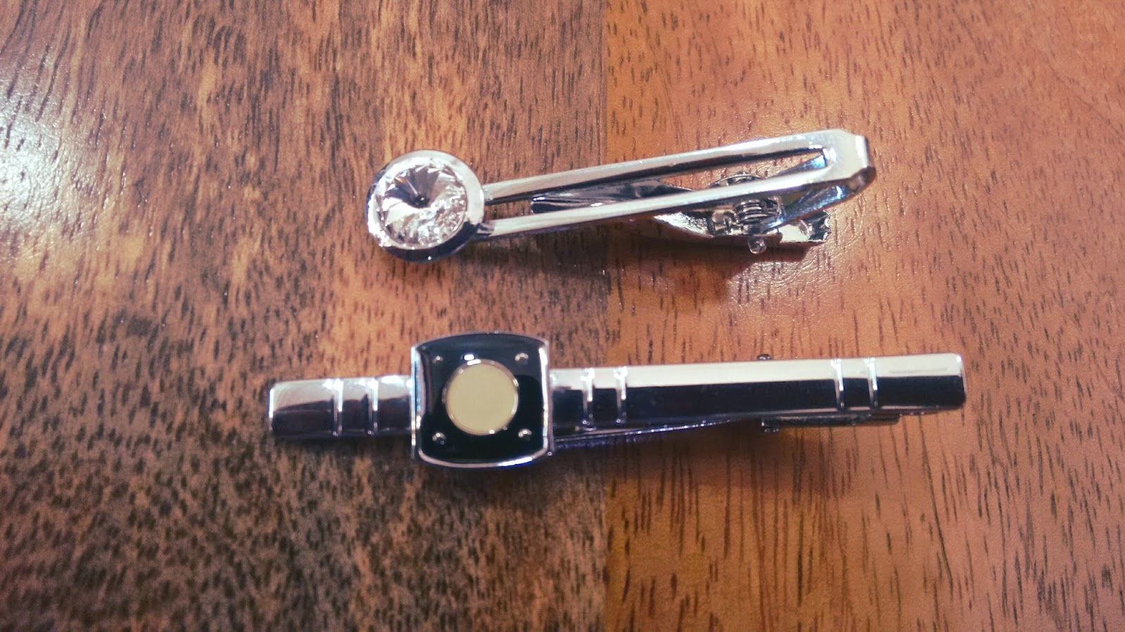 7 essential Suit Accessories