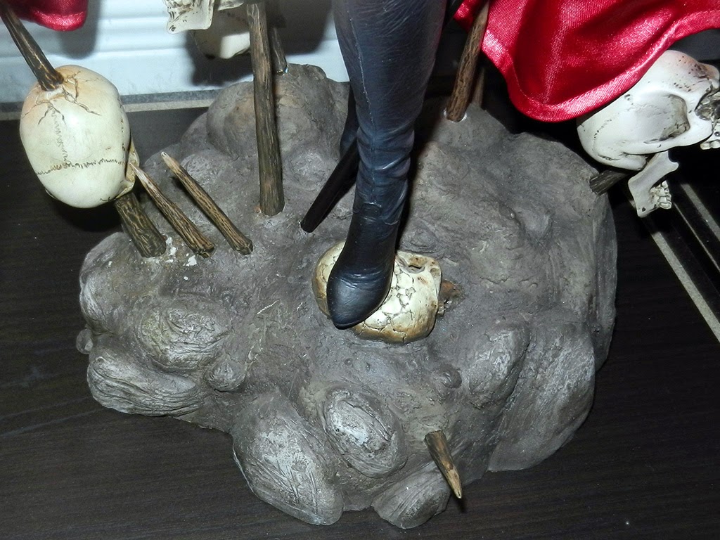 Erik's Stuff: LADY DEATH STATUE EX FROM SIDESHOW