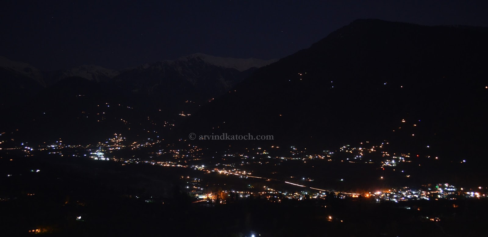 HD Pic of Night View of PatliKuhl (kullu) from Naggar CastleNight