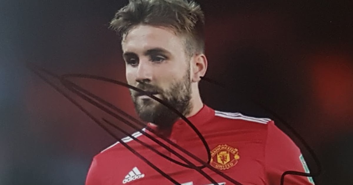 James Autographs: #606 Luke Shaw