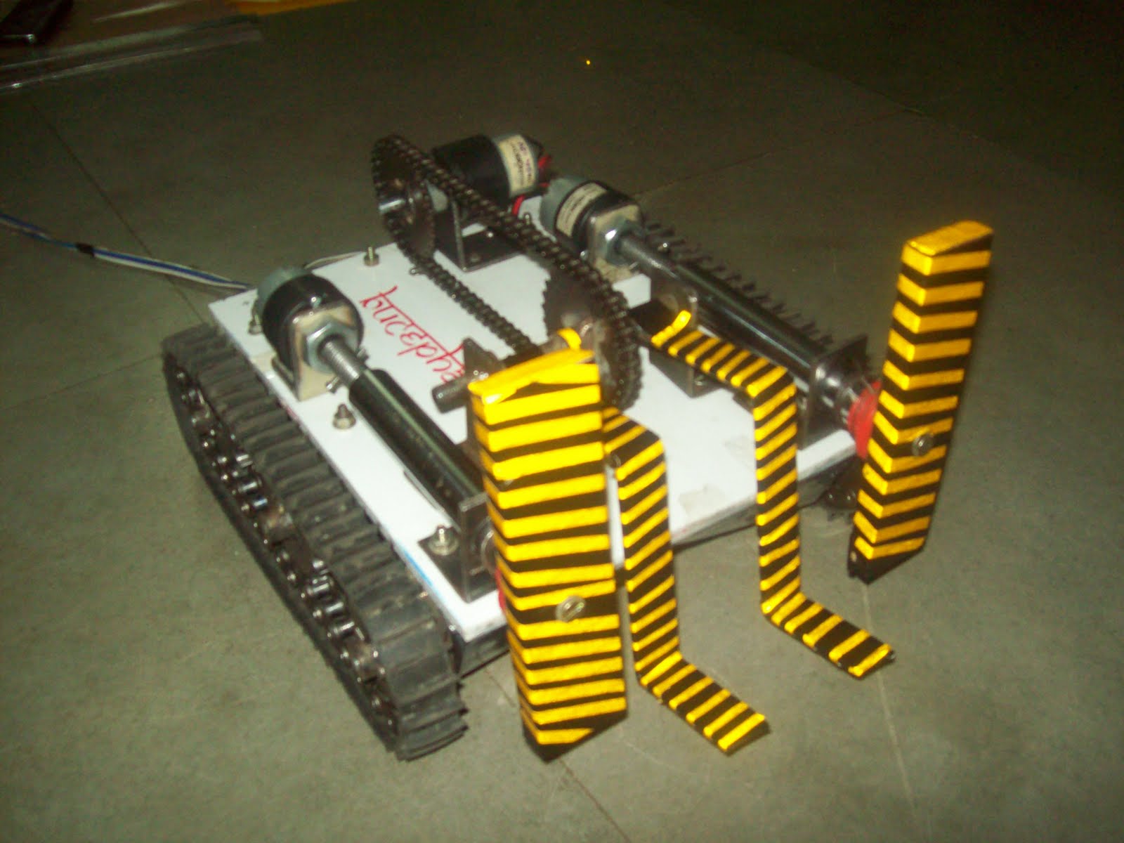 ROHIT KADAM: War robot using chain-sprocket as a drive