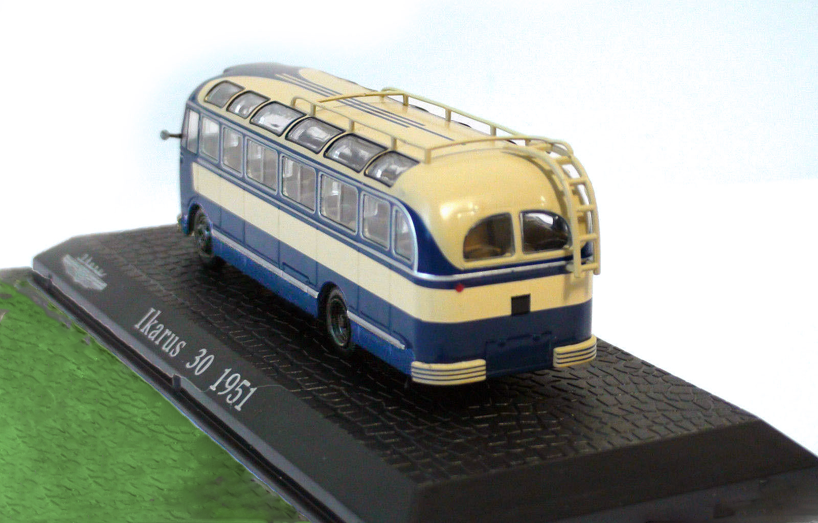 transpress nz: 1951 Ikarus 30 bus model