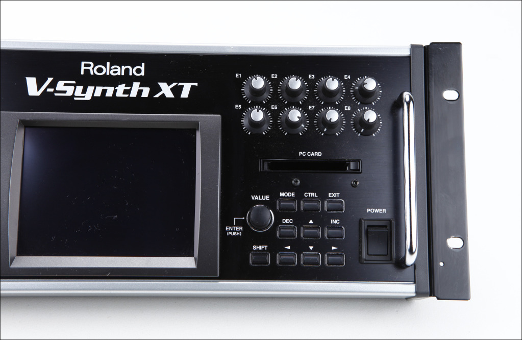 MATRIXSYNTH: Roland V-Synth XT rackmount synthesizer