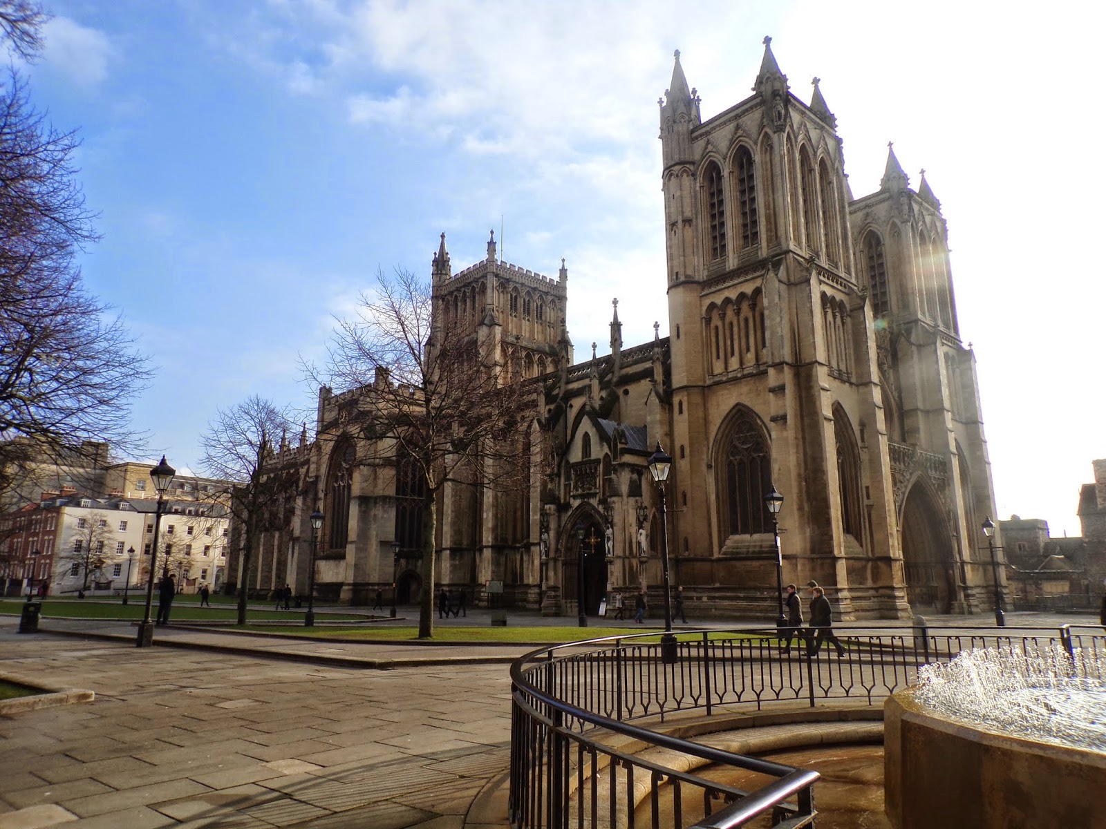 Enjoy your time with beautiful places: Bristol Cathedral