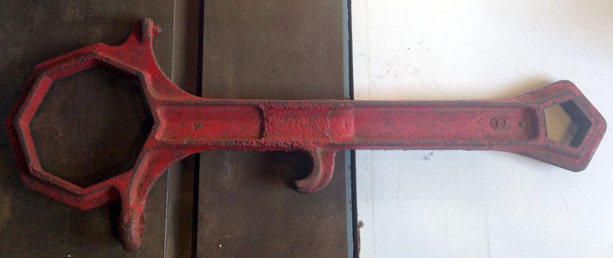 carchaeology: Old "Hub Cap" Wrench (1920s?) from the Culver City Tool ...