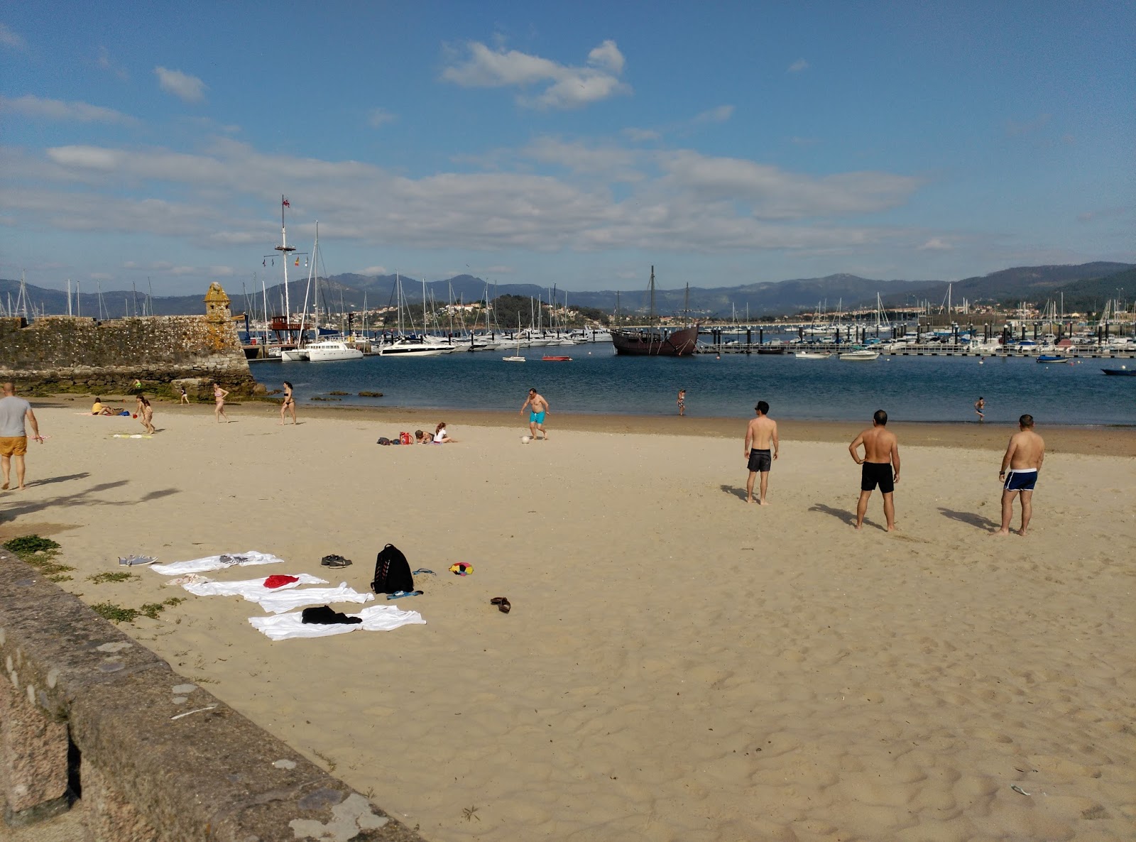 MANUEL LANUZA: UN CANTO EN GALICIA: DE LOS SUEVOS AL GALLEGUISMO