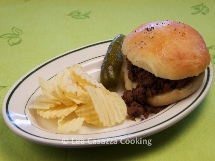 Izetta's Southern Cooking: LOOSE MEAT BEEF-N-BURGERS