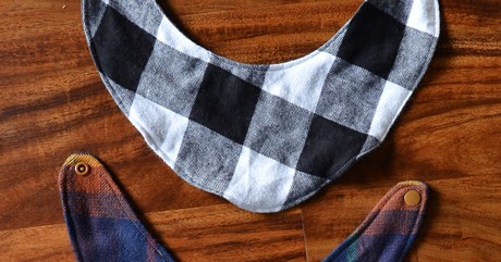 Baby Bandana Drooling and Spit up Bib - Free Sewing Pattern and ...