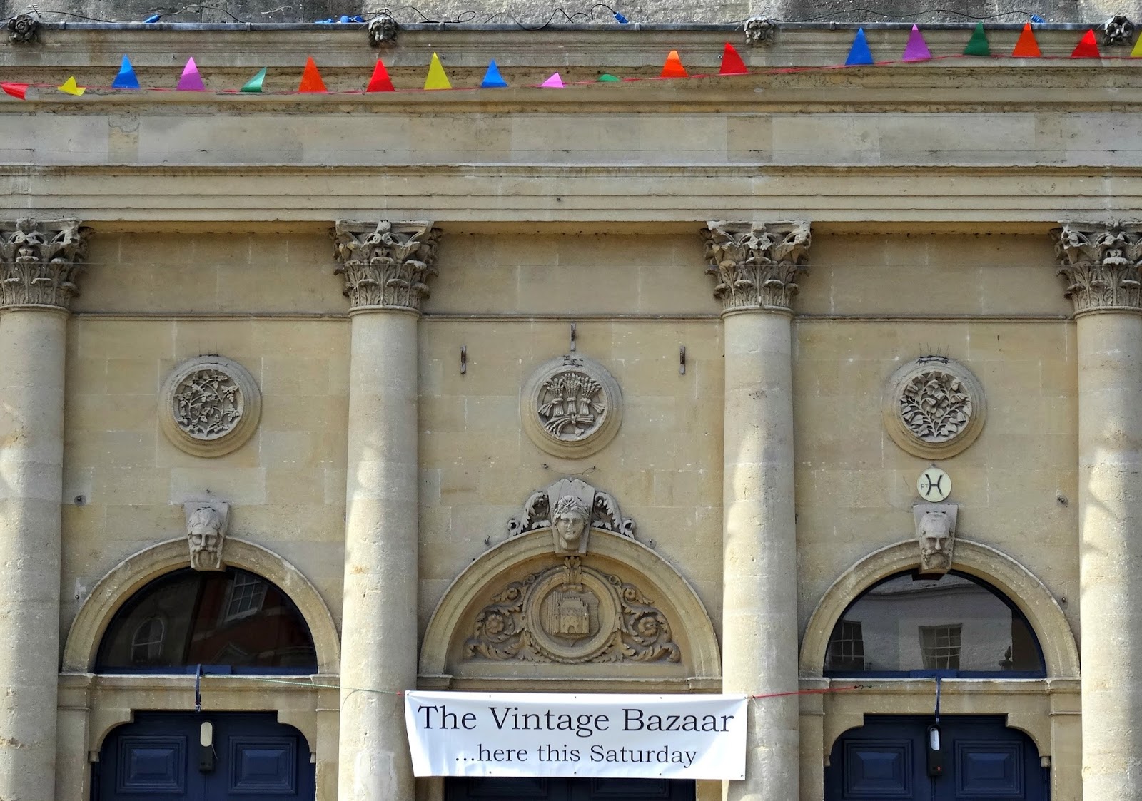 Mrs Black's This n That: THE VINTAGE BAZAAR IN DEVIZES, WILTSHIRE