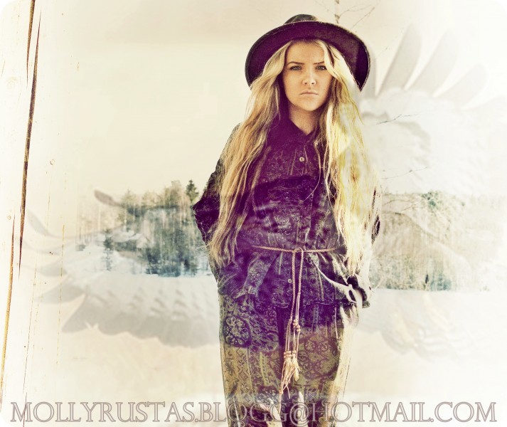 ISABELLA: Molly Rustas: A rather cool blog I'm inspired by