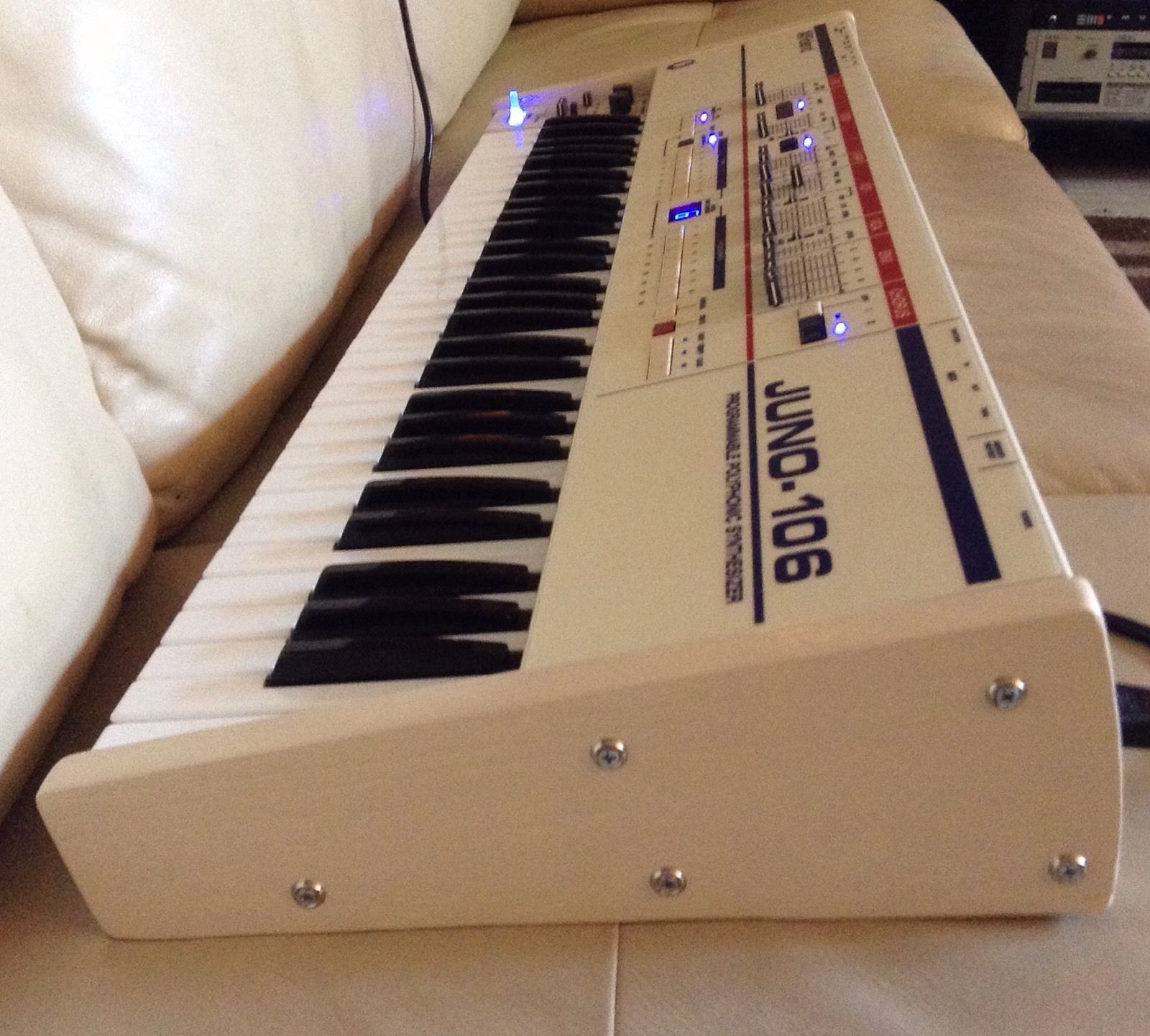 MATRIXSYNTH: Custom White "Cream Meanie" Roland Juno-106