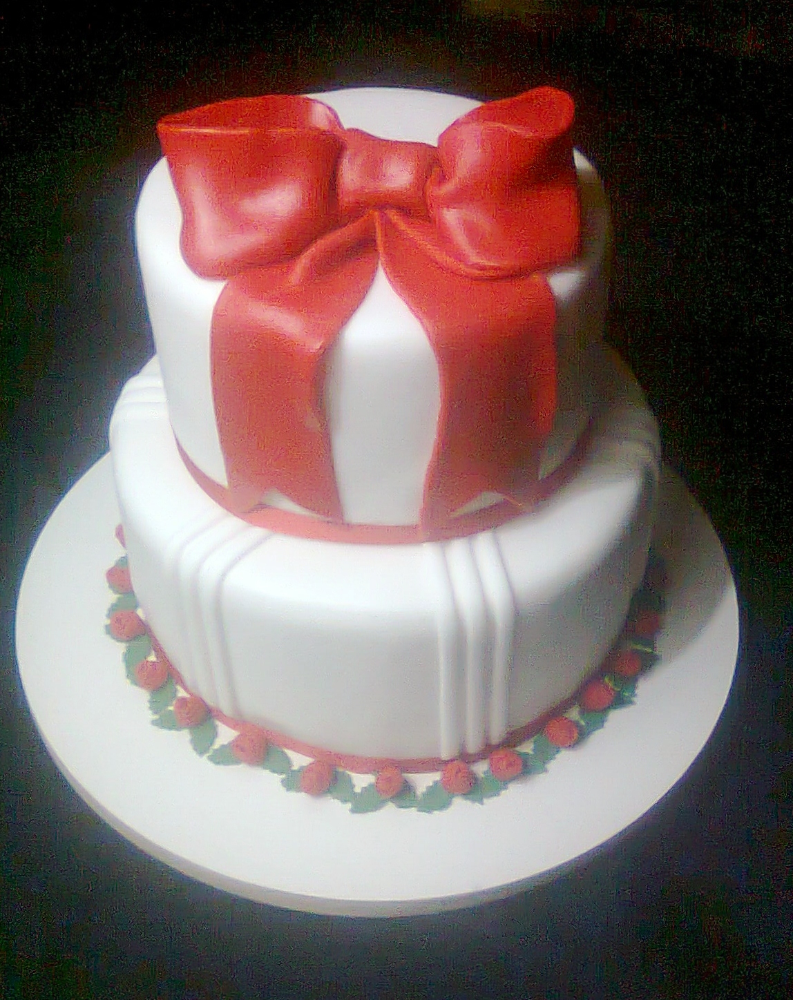 BAKING SMILES: BOLO DO LAÇO VERMELHO E ROSINHAS