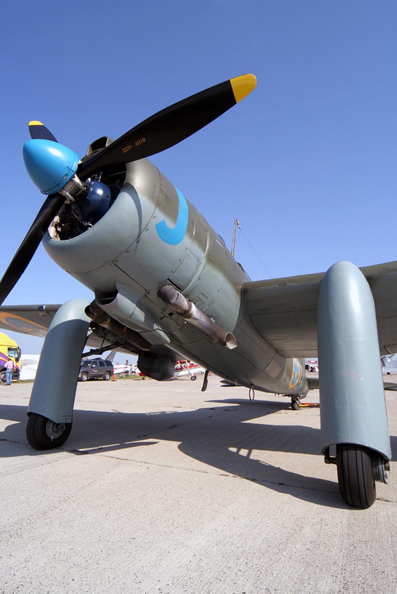 nhungdoicanh: SAAB 17