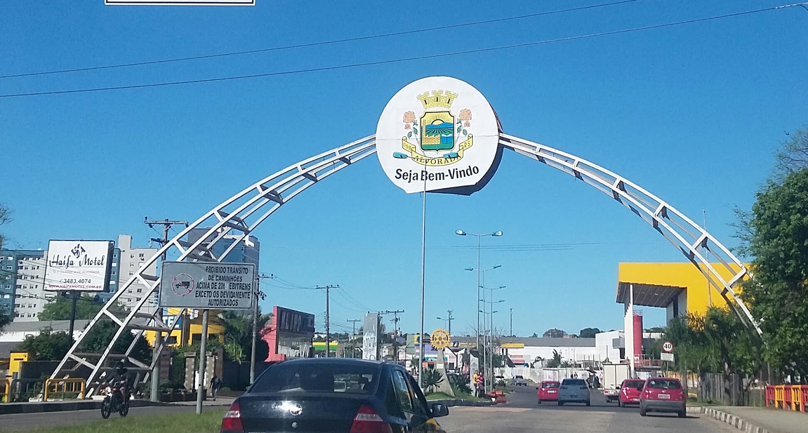 Cenas Perdidas do Rio Grande do Sul e outros.: Pórtico. Alvorada.RS.217