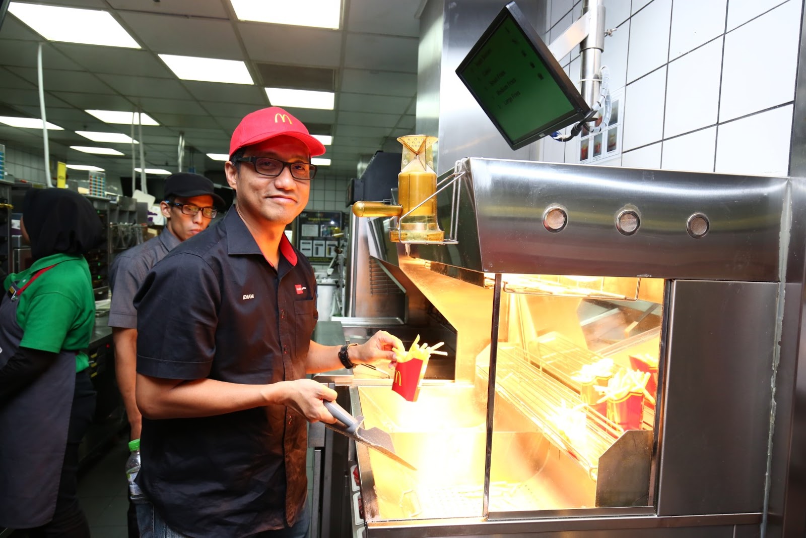 Hari McD Turun Padang Sebagai Tanda Penghargaan Kepada Warga Kerja ...