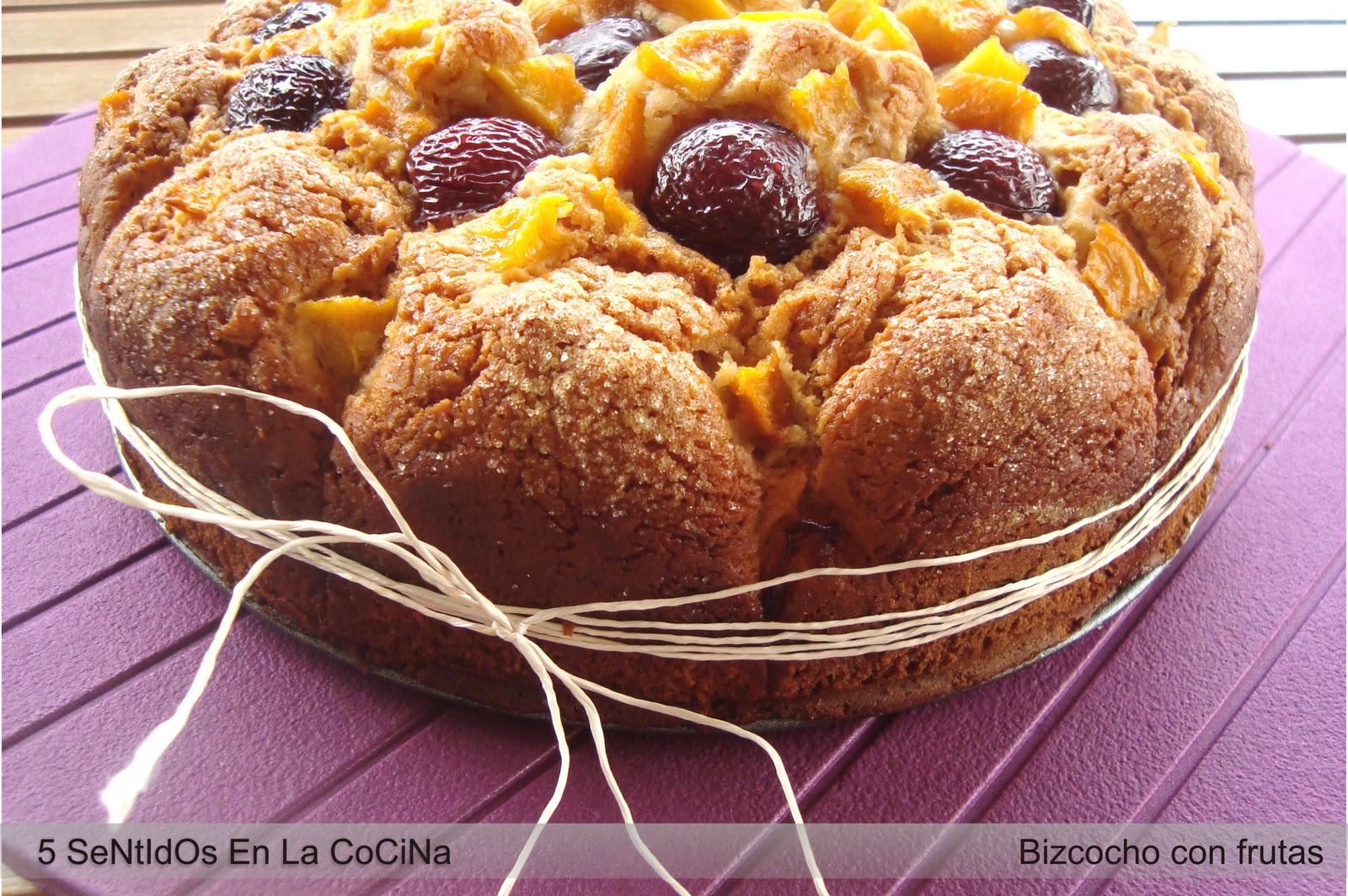 5 SeNtIdOs En La CoCiNa: Bizcocho con frutas