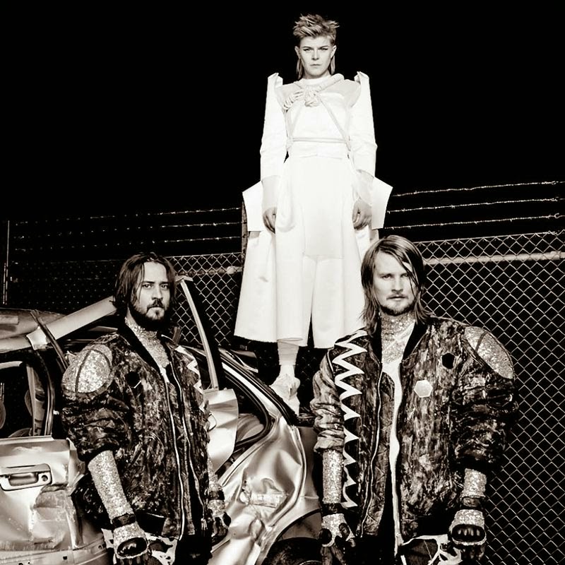 Röyksopp & Robyn - Monument - Videoclip