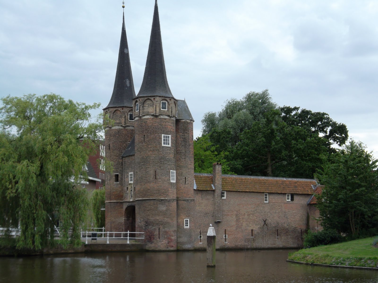 The Tale of Two Cookbooks: Excursion to Delft