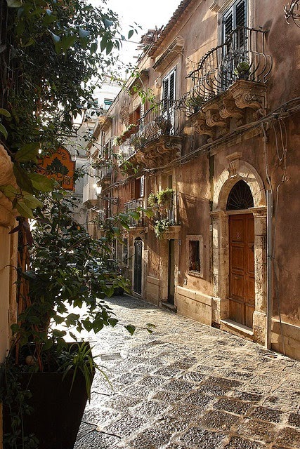 Siracusa ~ Sicily ~ Italy ~ Photos Hub
