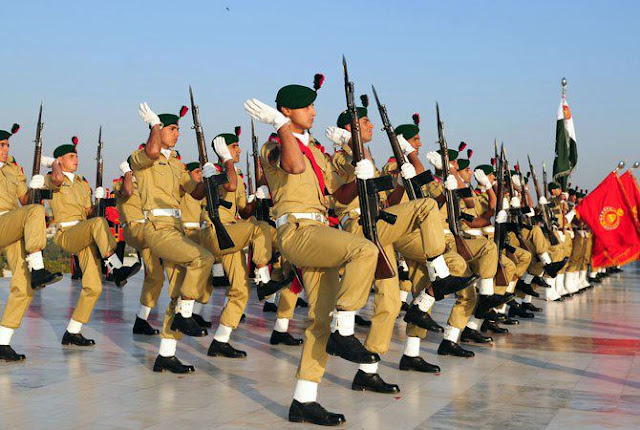Pakistani Cadets At Mazar E Quaid - All About Pakistan Army, Air Force ...