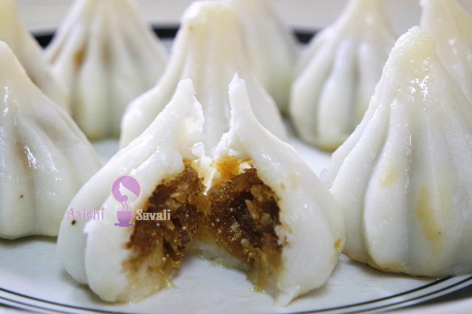 Ukdiche Modak/Kayi kadubu/Steamed Modak - Aaichi Savali