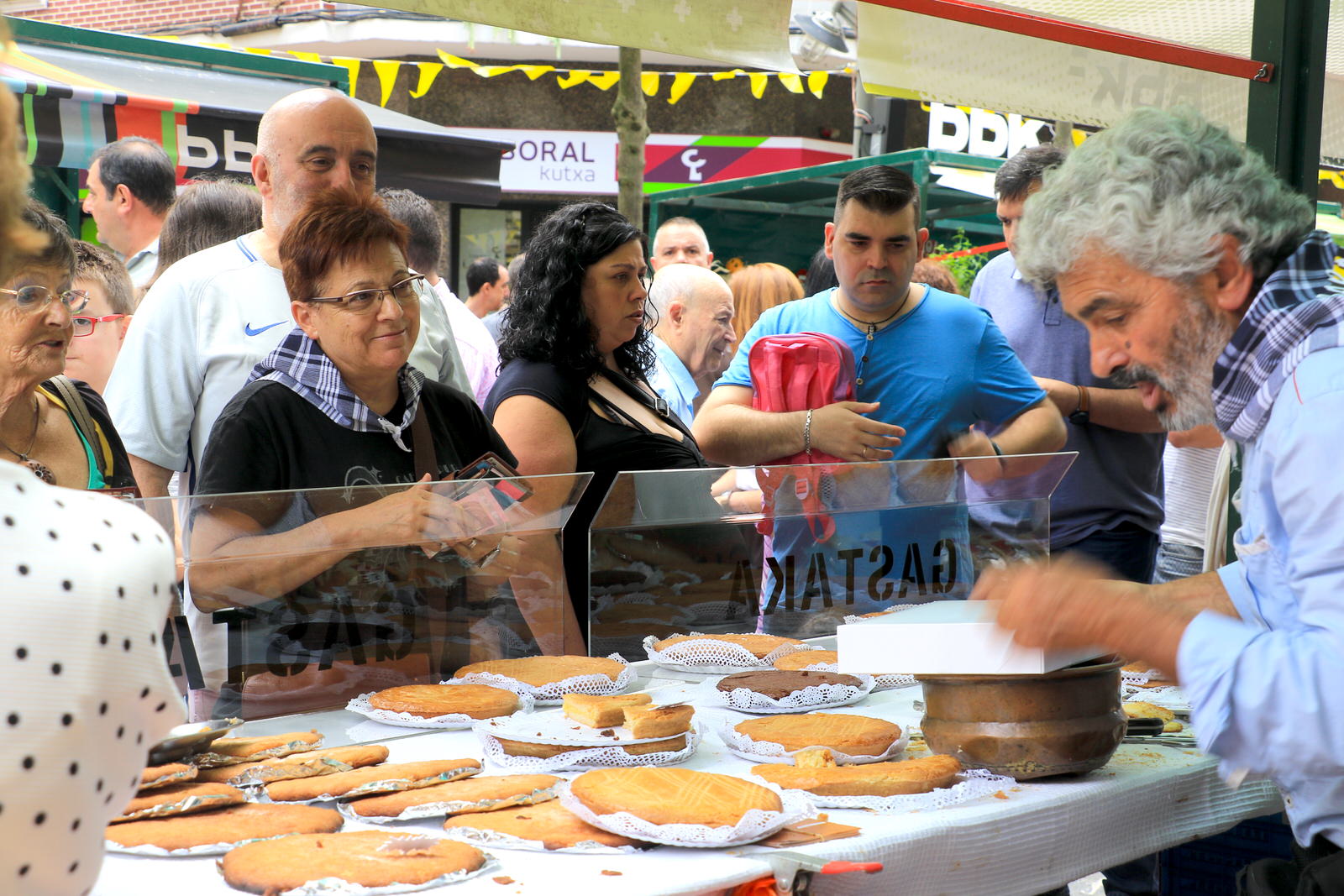 Las fiestas viven un último domingo multitudinario con la feria agrícola