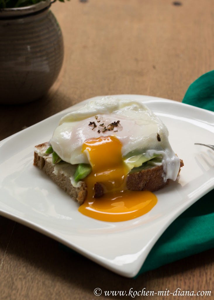 Pochiertes Ei auf Avocado Toast | Kochen mit Diana