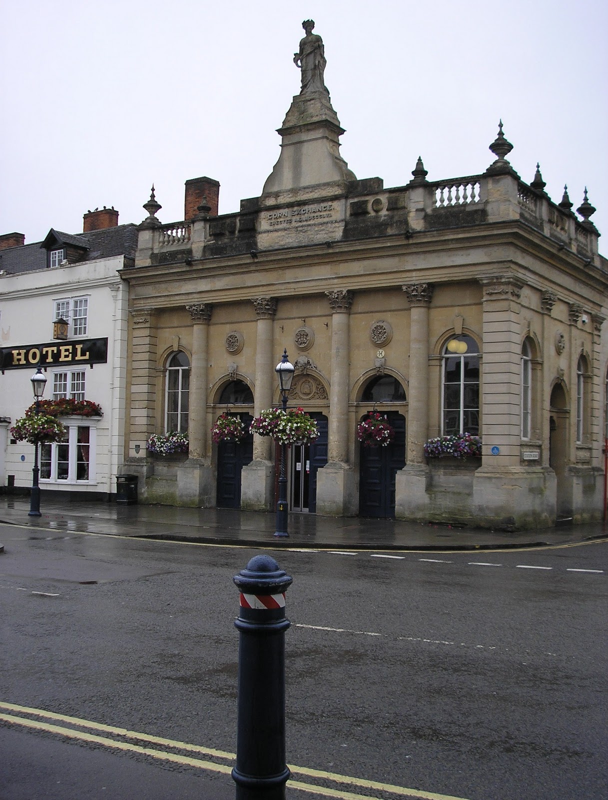 Devizes Days in Words and Pictures 2015: The "Corn Exchange" Devizes ...