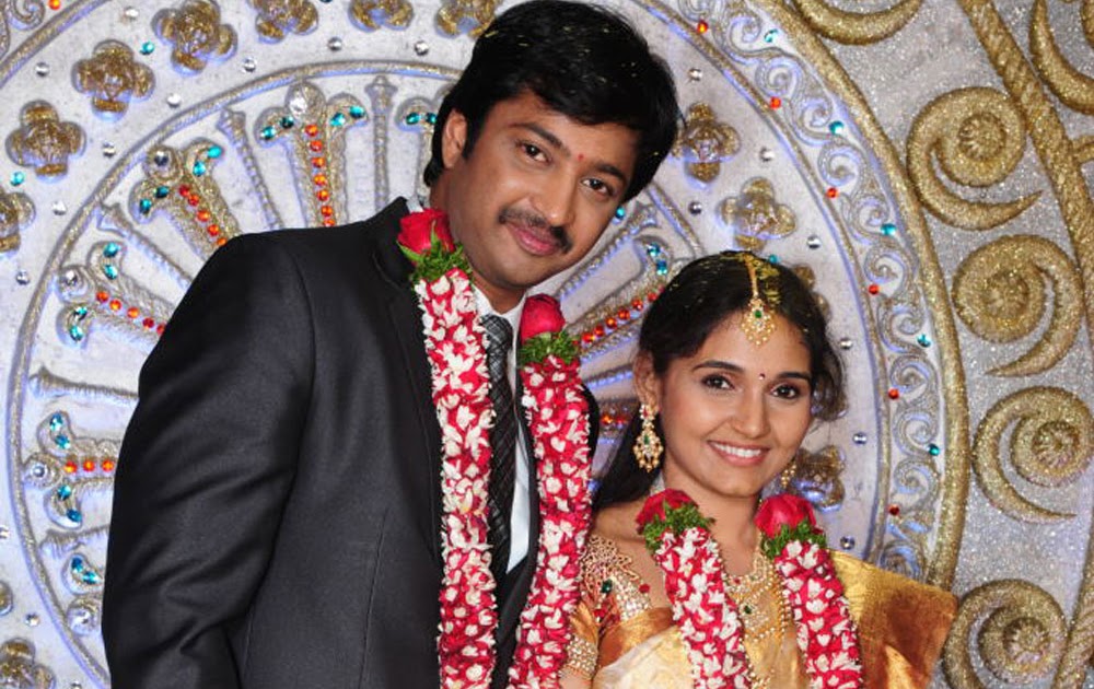 Aryan Rajesh with His wife Subhashini and Family Photos stills