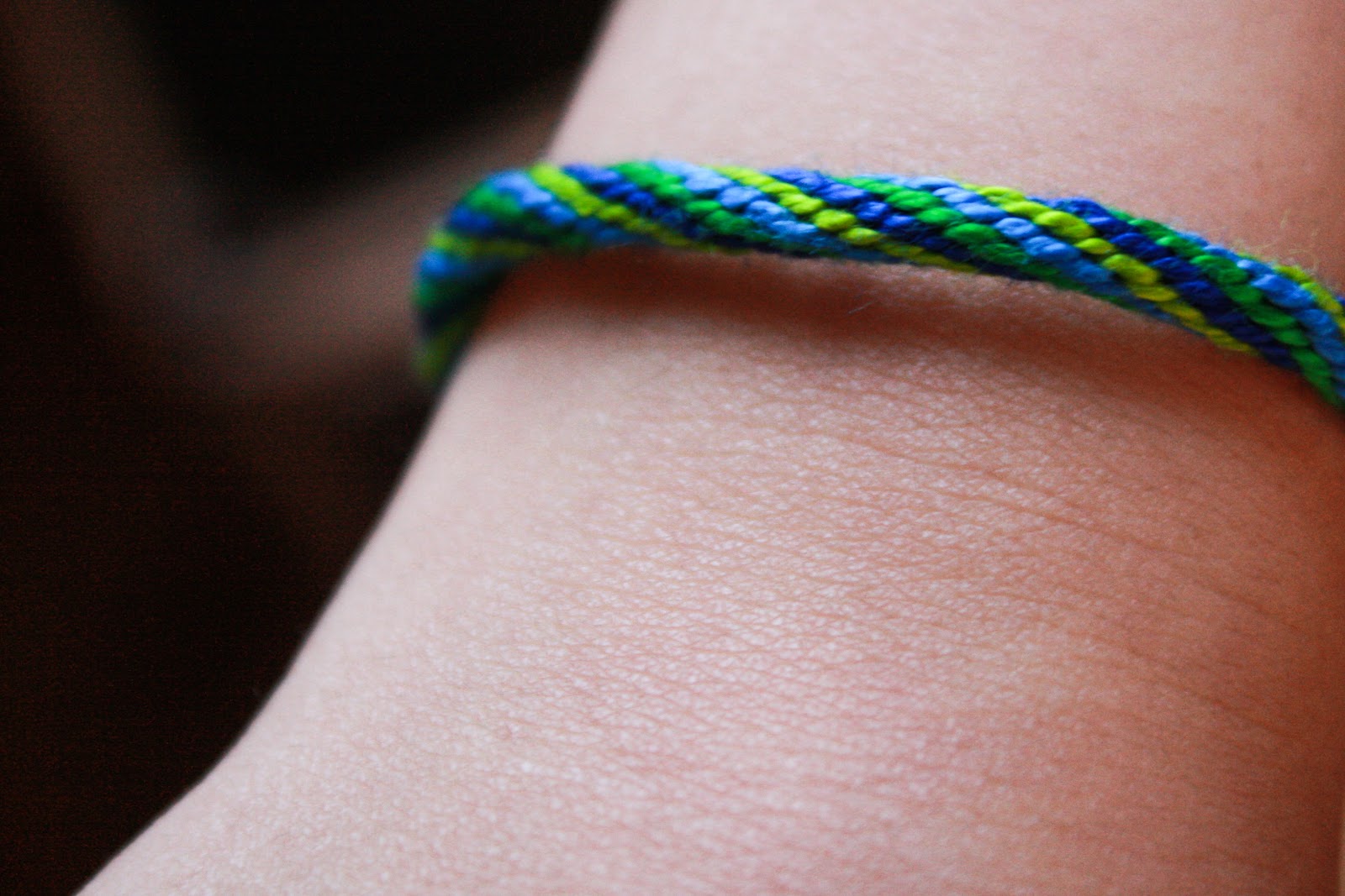 Simple Things Notebook: Making: Braiding Loom :: Kumihimo