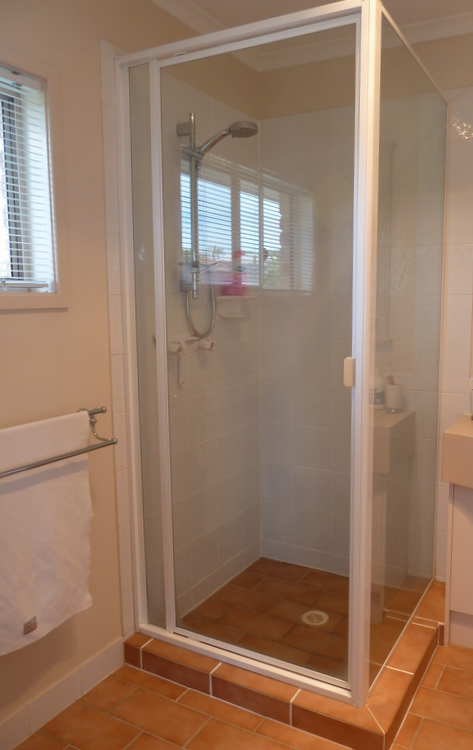 Stylish Settings: DIY - How to Restore a Shower