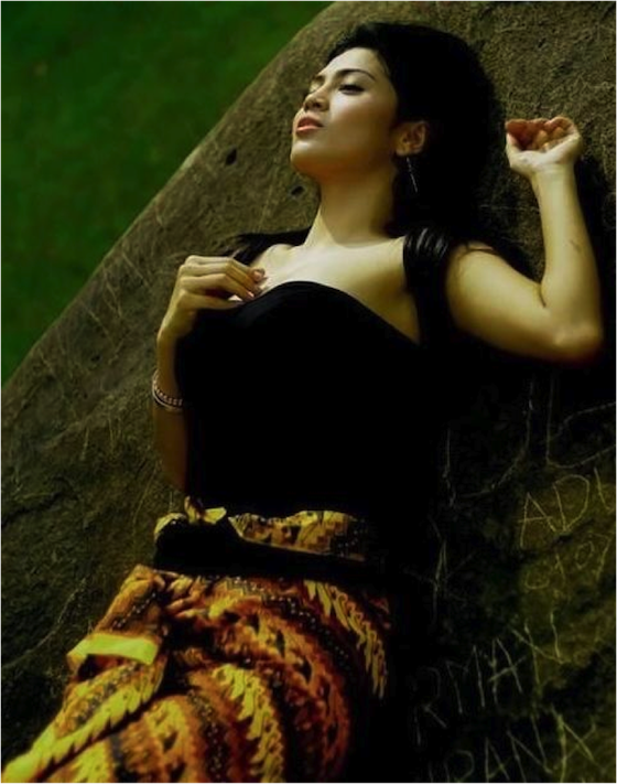 Kemben Melorot Dianggap Pornografi | Budi Pandansari